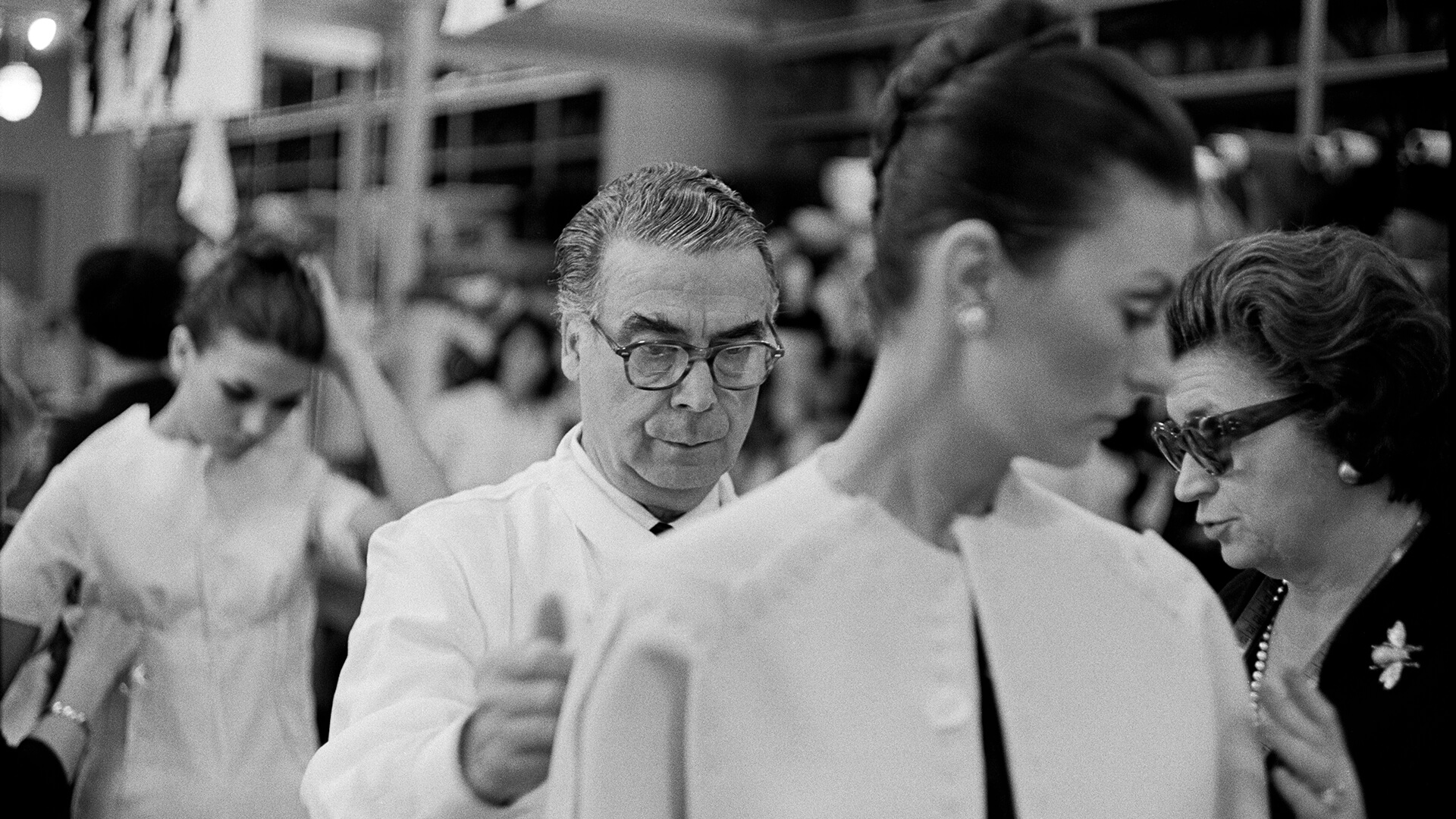 CRISTOBAL BALENCIAGA: Ο ΑΝΘΡΩΠΟΣ "ΦΑΝΤΑΣΜΑ" ΠΙΣΩ ΑΠΟ ΤΗΝ ΥΨΗΛΗ ΡΑΠΤΙΚΗ ...